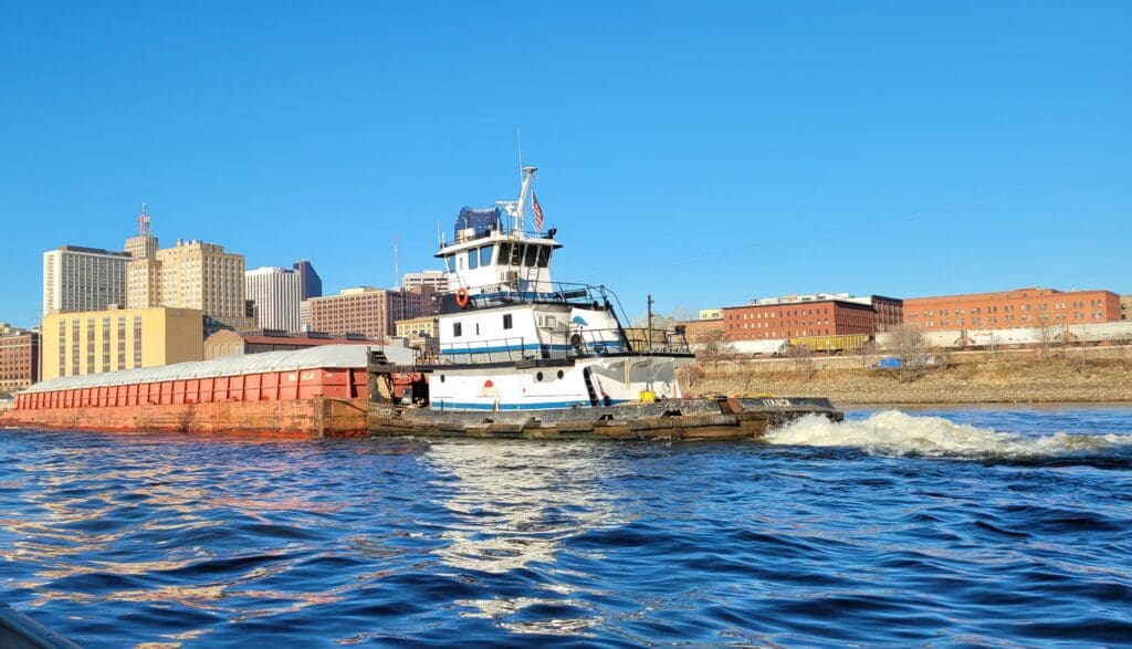 Barge Services | Upper River Services LLC